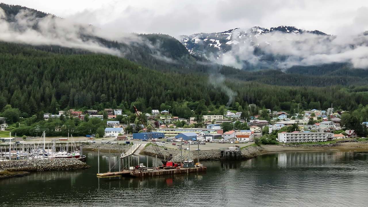 50 Interesting & Fun Facts About Alaska State to Know (Updated in 2023)