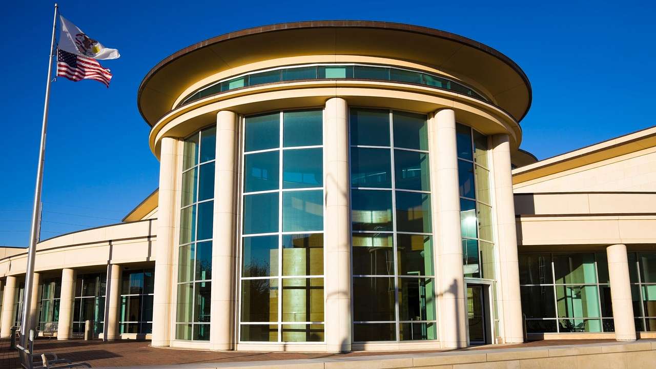 25 Famous Illinois Landmarks You Must Visit