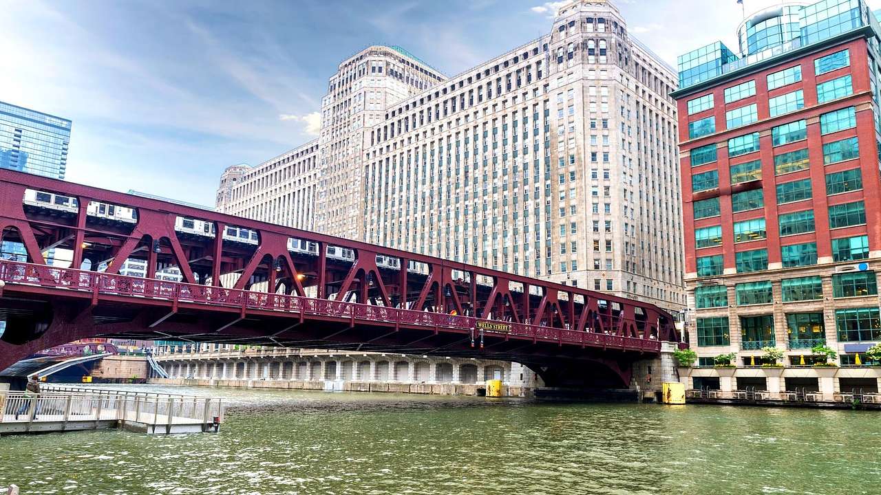 25 Famous Illinois Landmarks You Must Visit