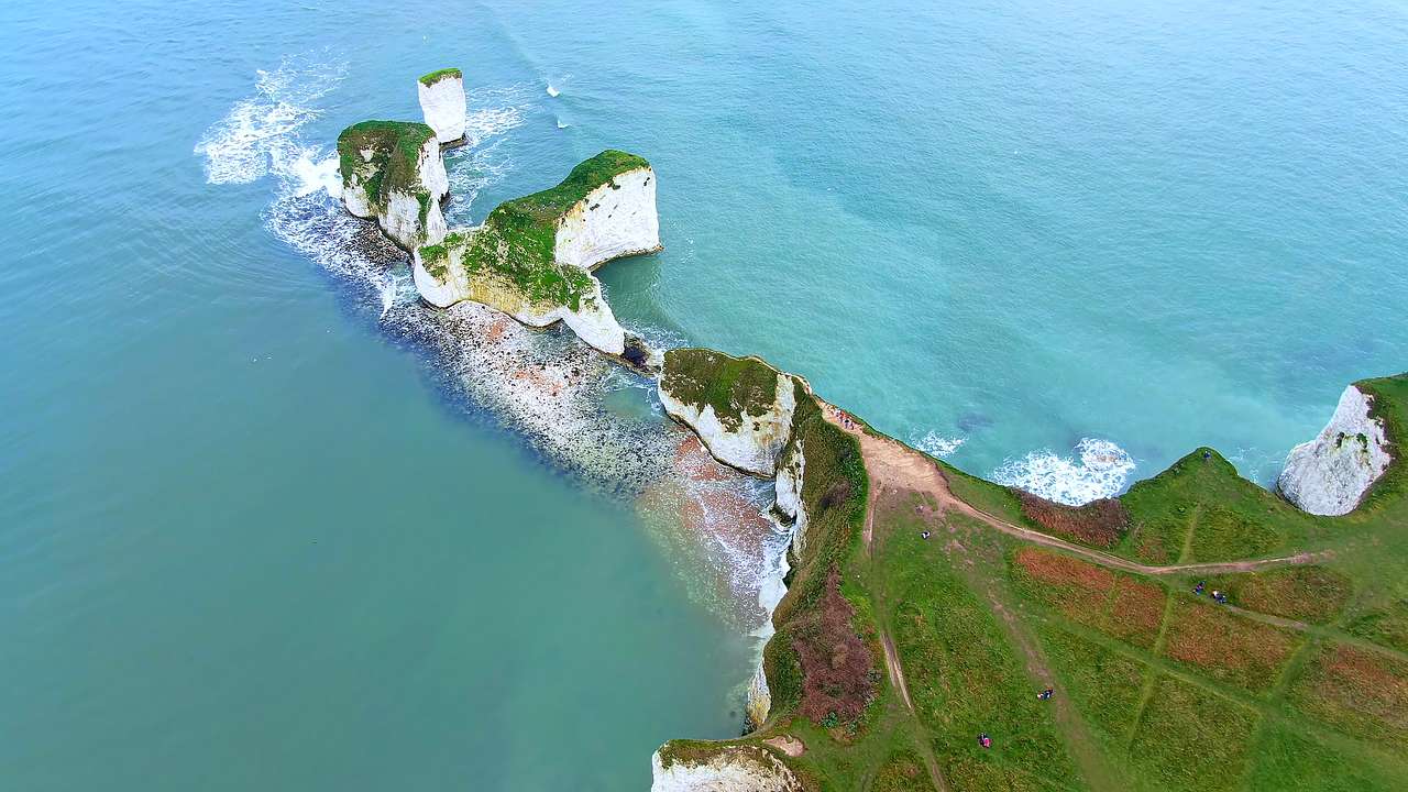 Famous British Landmarks - 61 Landmarks in Britain to See