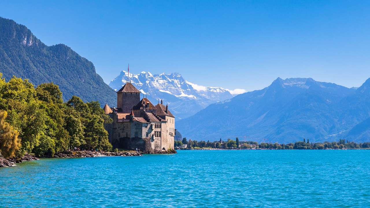 25 Famous Landmarks in Switzerland That Can't be Missed (Updated in 2023)