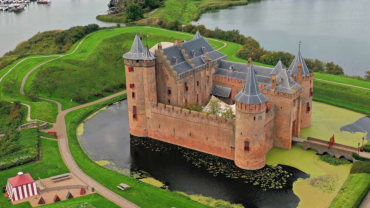 35 Famous Landmarks in the Netherlands You Should Not Miss (Updated in ...
